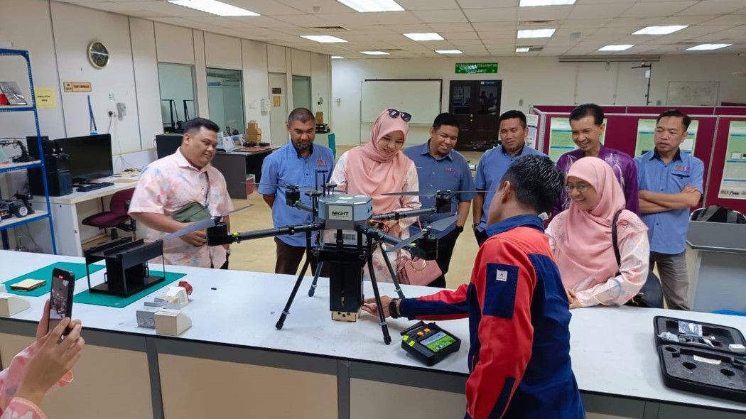 Technical Visit from Makerspace@EngLib - USM SCHOOL OF AEROSPACE ENGINEERING
